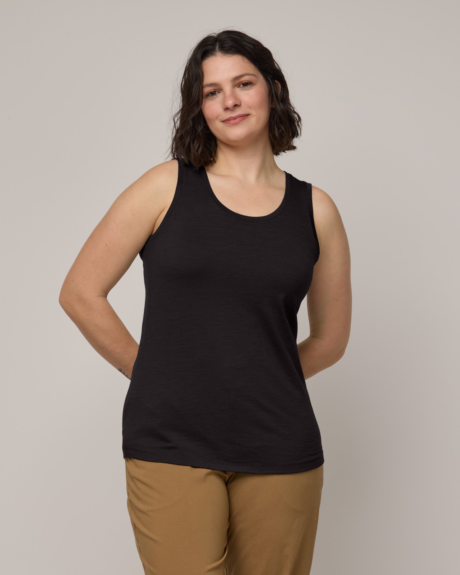 Livia Merino Wool Fitted Tank - Black – Livia 100% Wool Tank Top | wool&